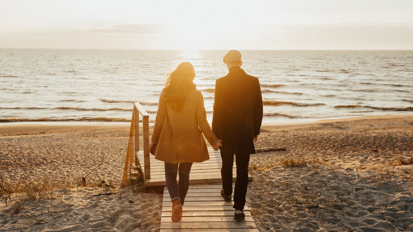 What is ‘couplepause’, and how can it affect relationships in your 40s ...